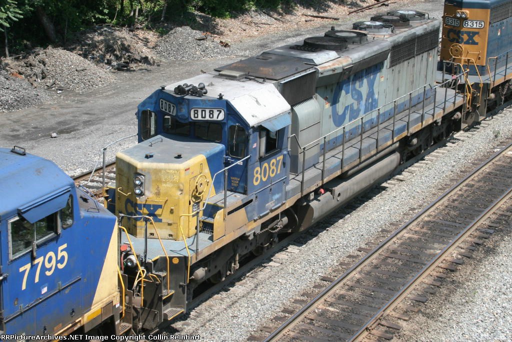 SD40-2 8087